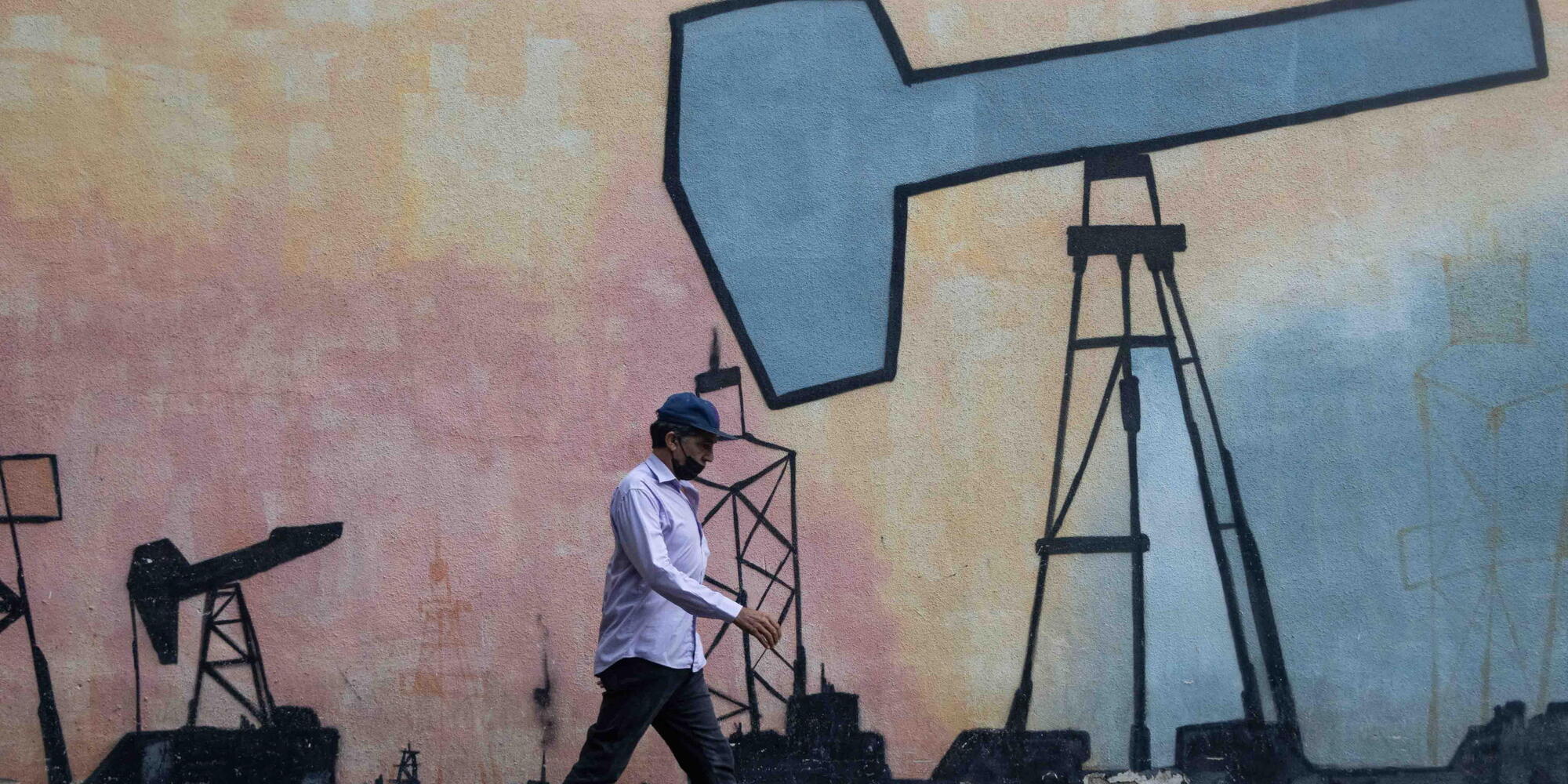 Petrolio in lieve rialzo, Wti a 70,39 dollari al barile