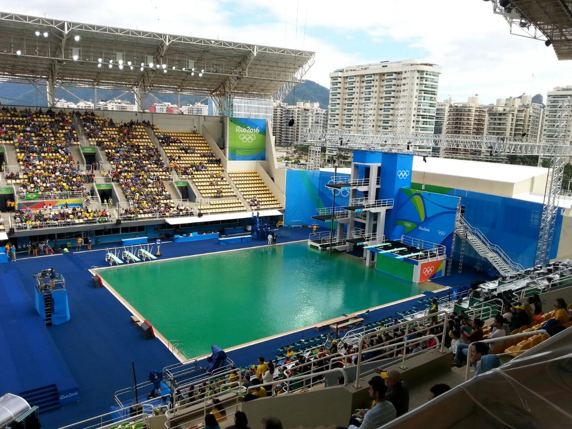 Olimpiadi, l'acqua della piscina dei tuffi è verde