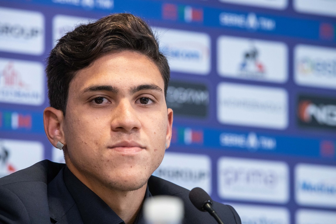 Fiorentina, Pedro presentato ufficialmente