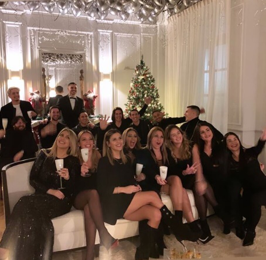 Wanda Nara, party sfrenato con le altre wags del Psg