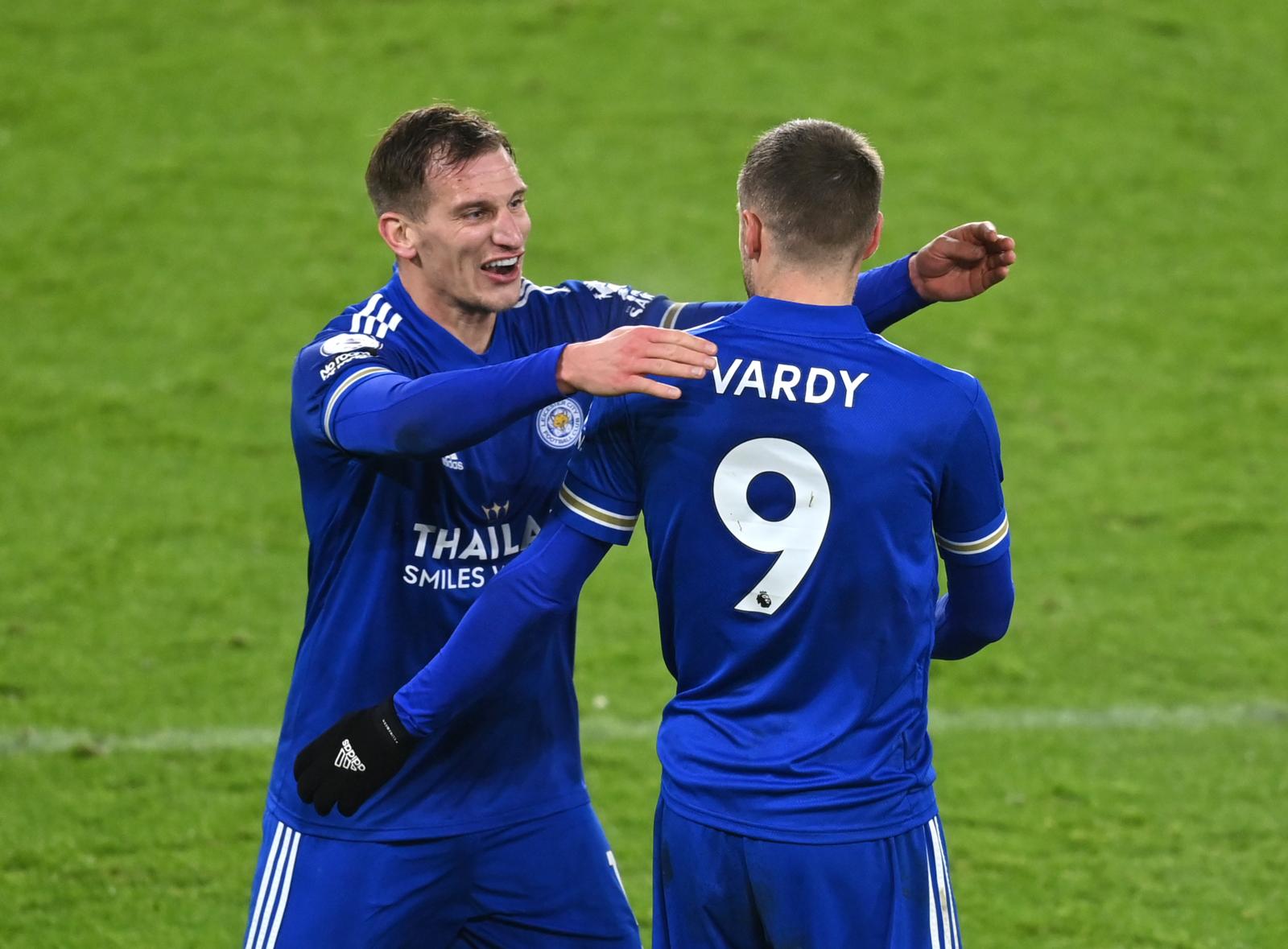 Vardy alla Cassano: segna e rompe la bandierina