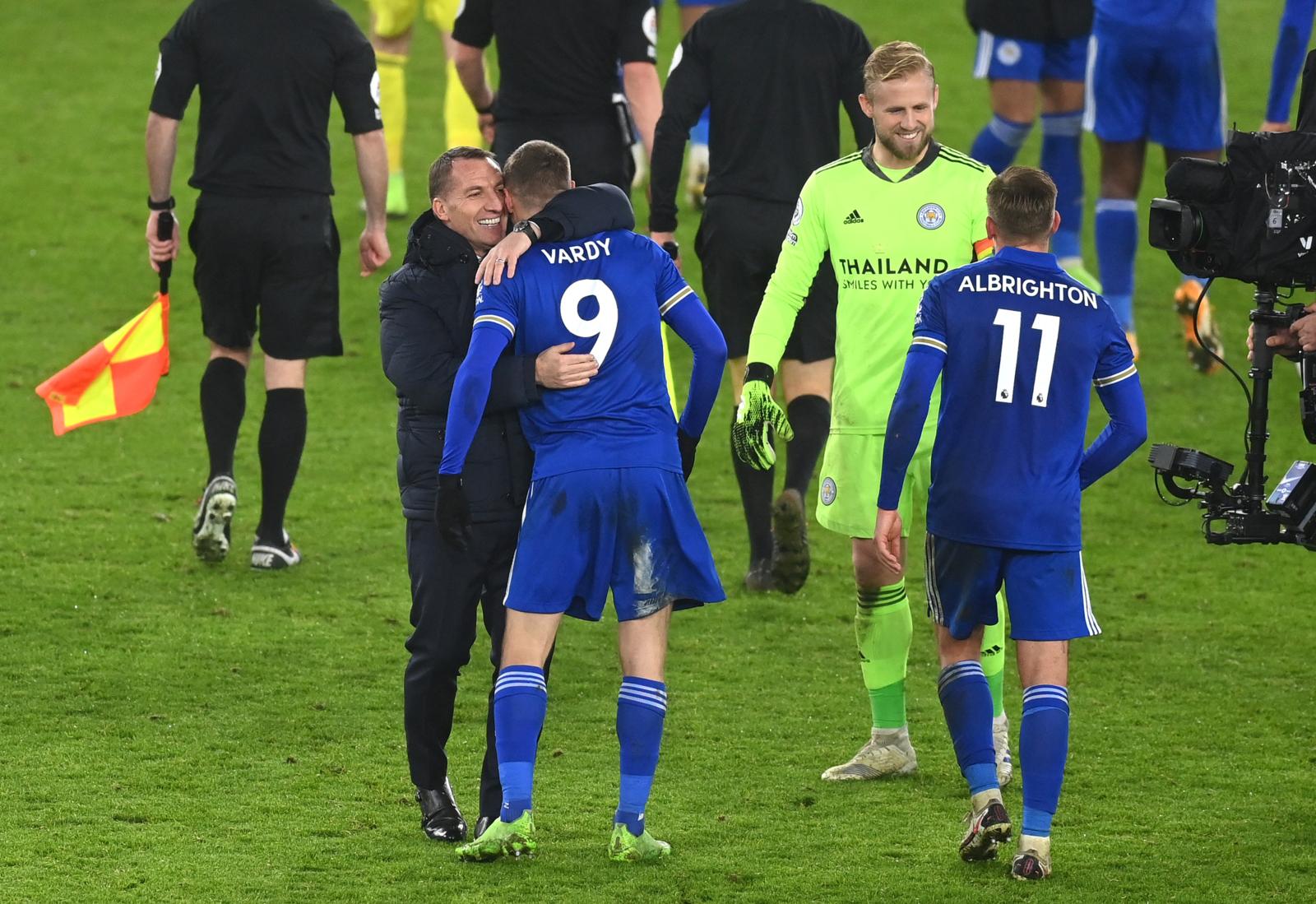 Vardy alla Cassano: segna e rompe la bandierina