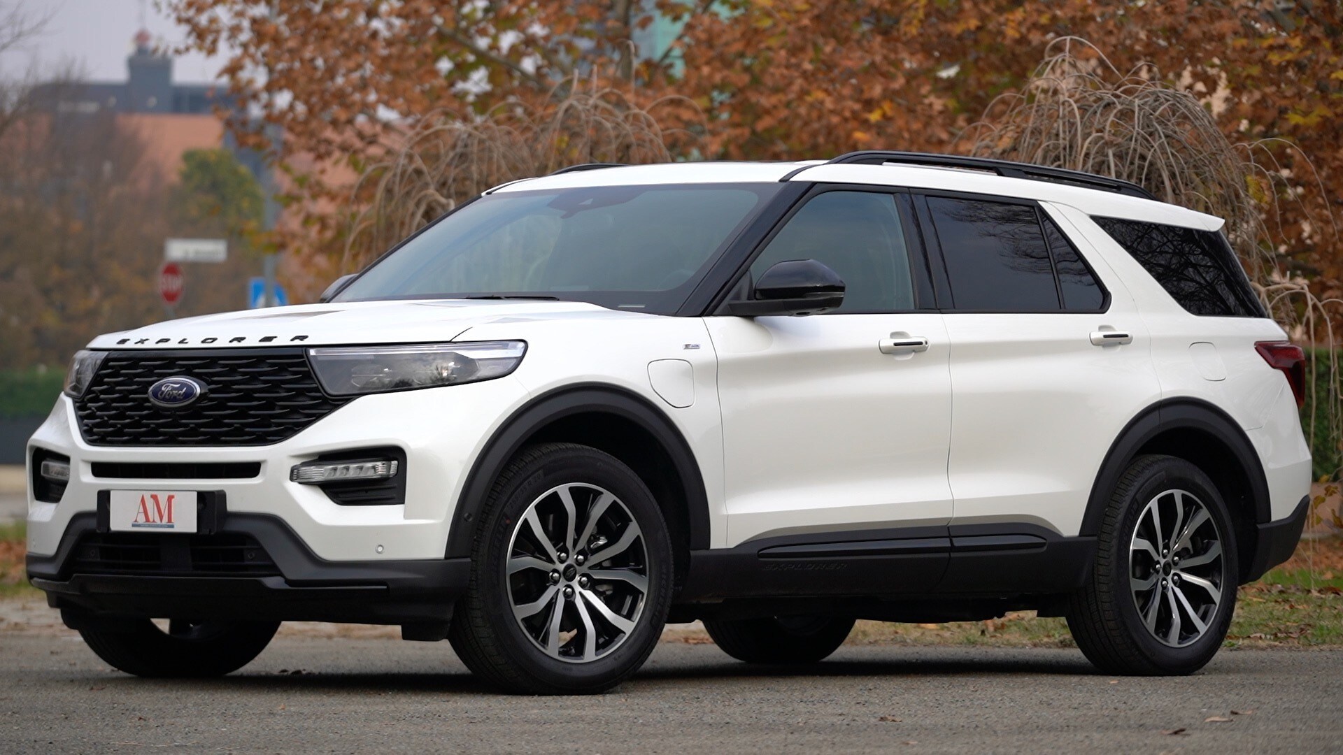 Ford Explorer 3.0 PHEV, la prova su strada