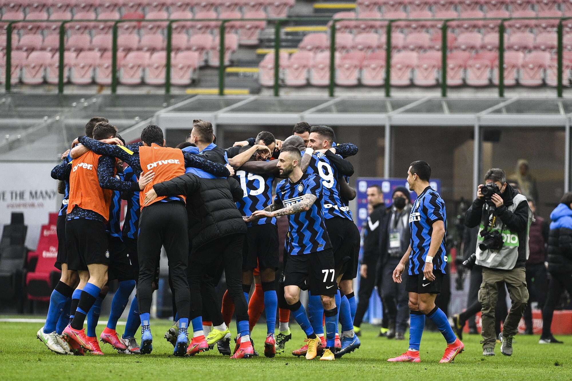 La festa dell'Inter dopo il derby, che esultanza per i nerazzurri!