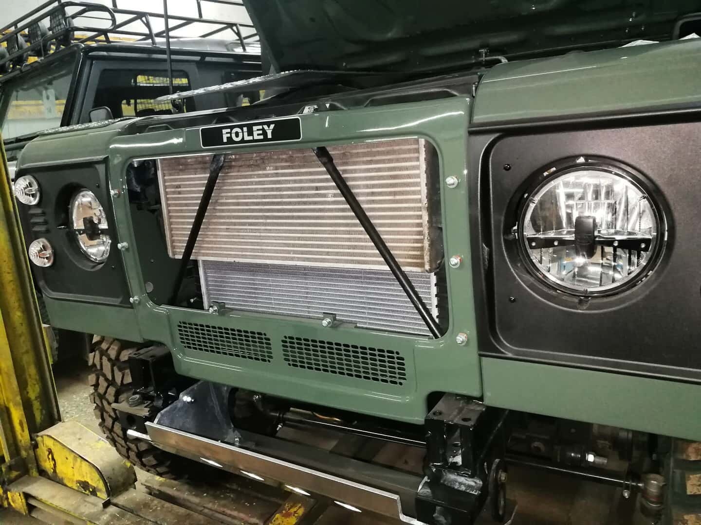 Land Rover Defender 130 Gun Bus: il carro funebre del Principe Filippo