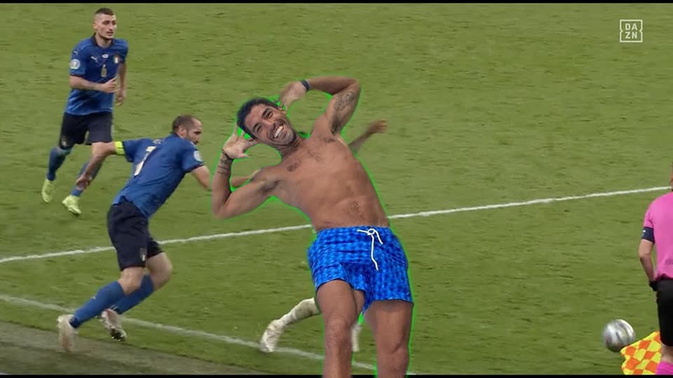 Il tuffo di Luis Suarez diventa virale sui social: quanti meme!