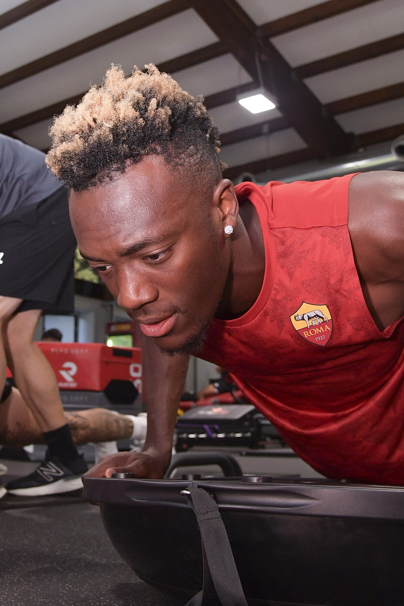 La Roma corre e suda: Abraham è impressionante