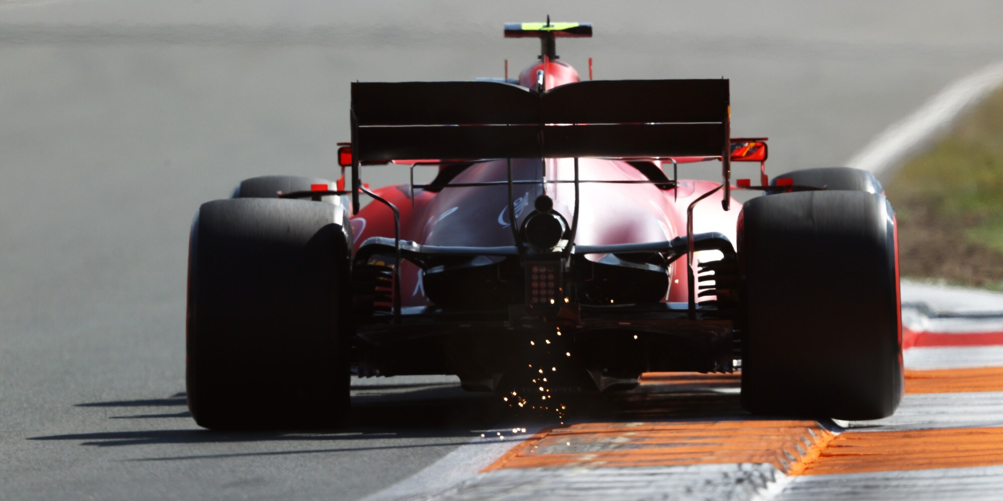 F1, Sainz: "I meccanici Ferrari hanno fatto un lavoro incredibile"