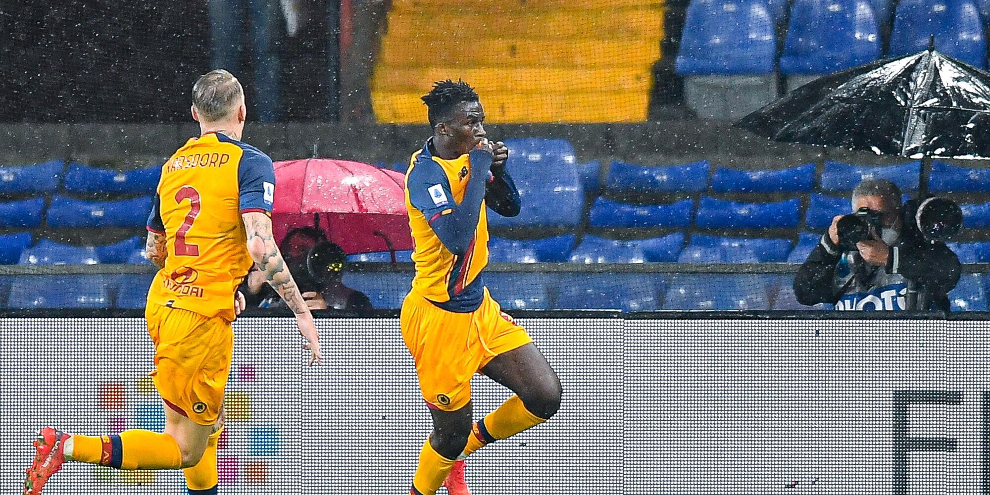 Roma, Felix si emoziona in diretta: la dedica alla mamma