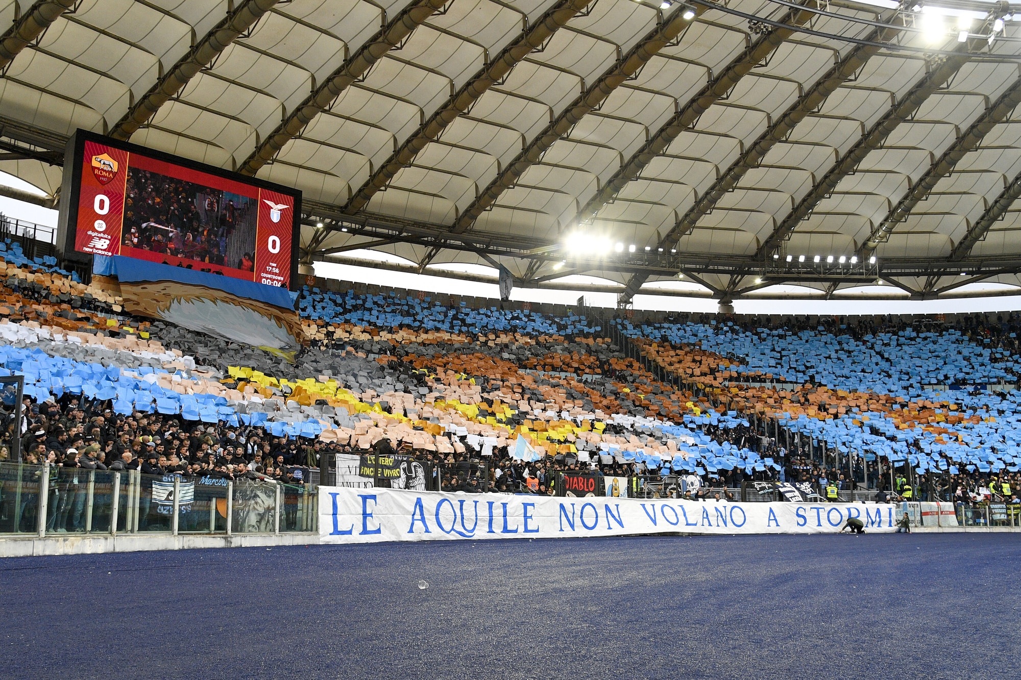 Roma-Lazio, spettacolo nelle due curve: le coreografie del derby
