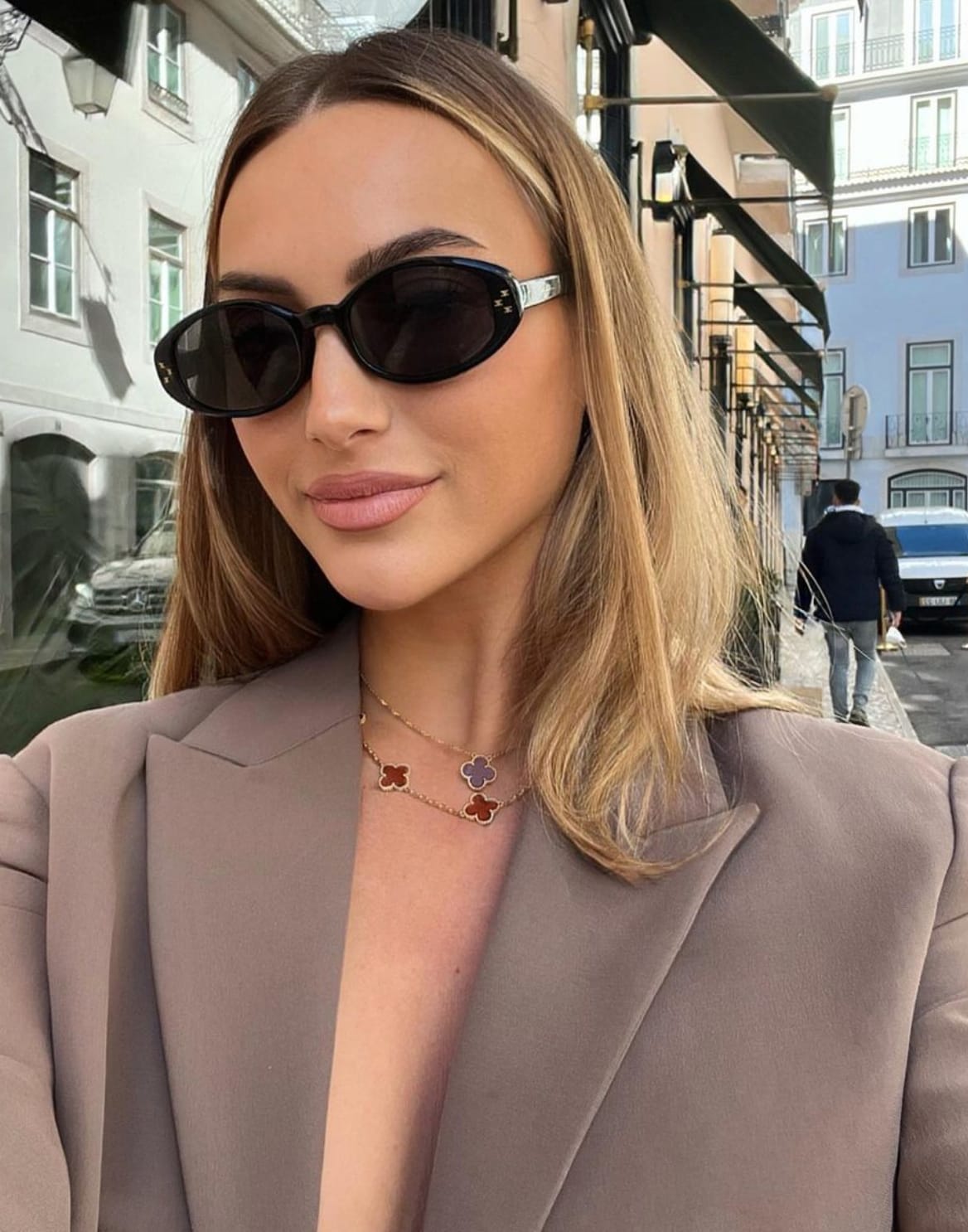 Roma, con Svilar arriva anche la splendida June Peeters