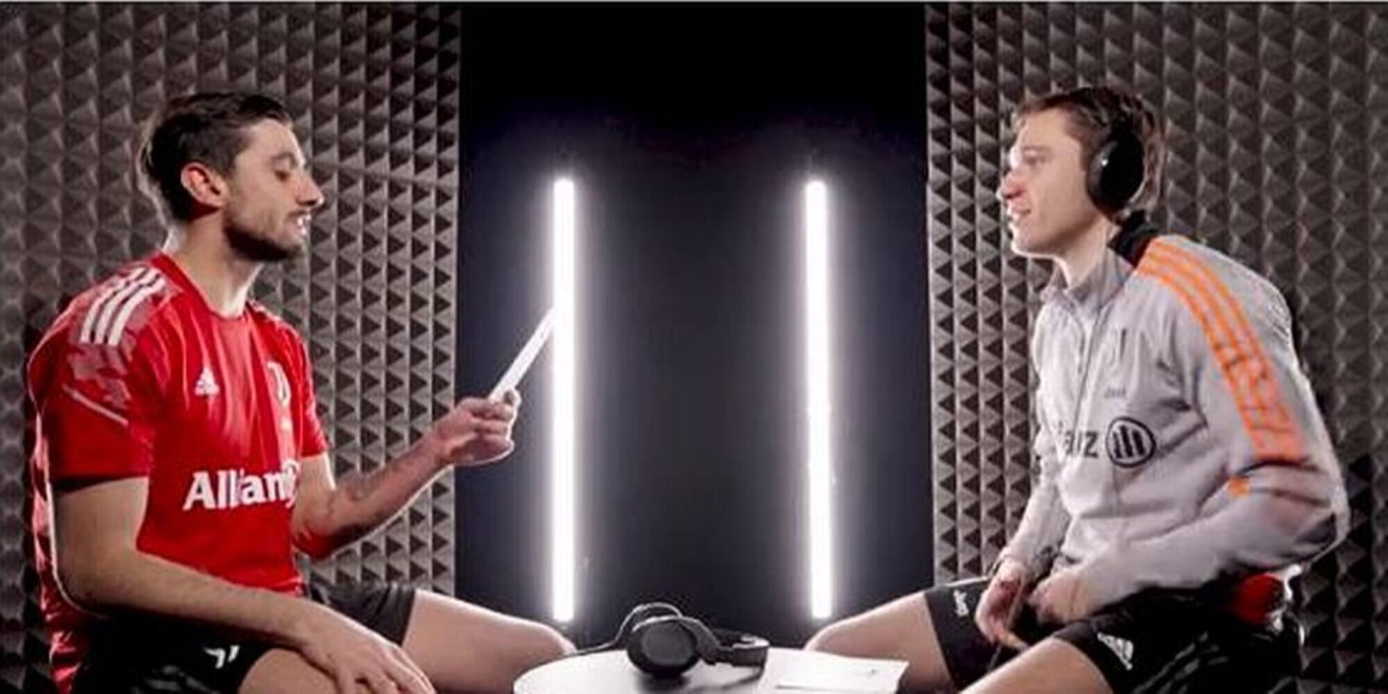 Whisper Challenge: Juve, ecco come si divertono Perin e Chiesa