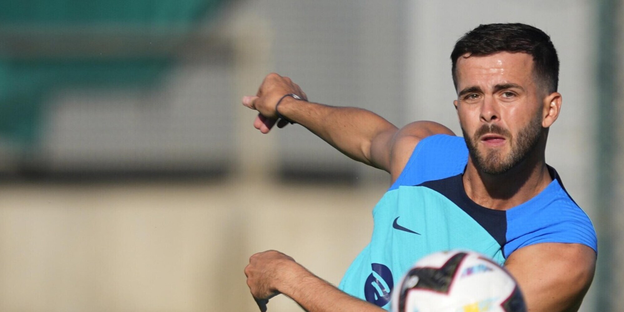 "Barcellona, Pjanic conquista Xavi: convocato per la tournée negli Usa"