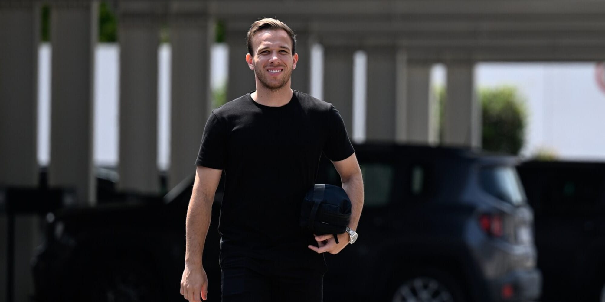 Arthur, l'agente: "Valencia interessato, uno forte come lui deve giocare"