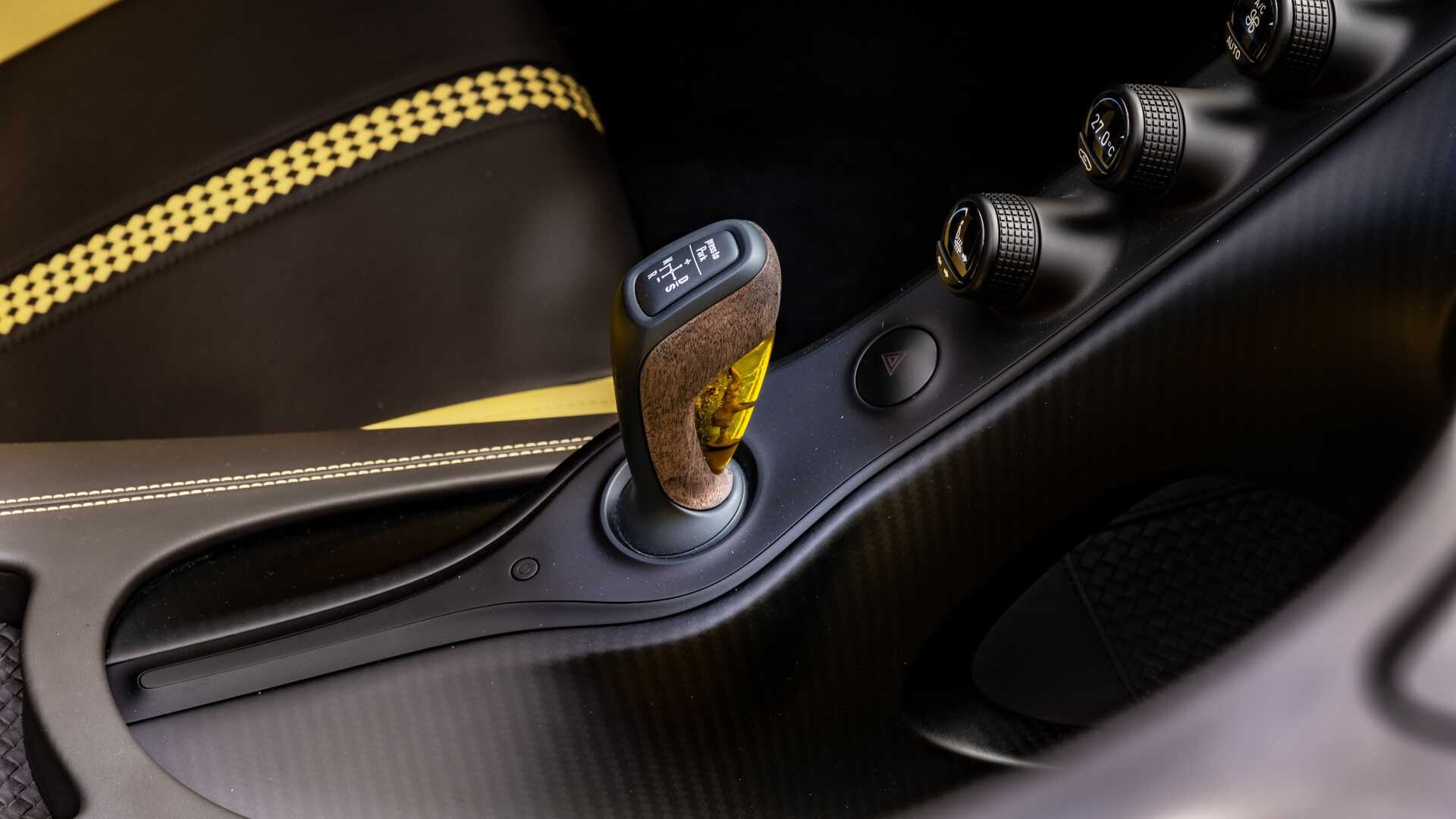 L'elefantino danzante della nuova Bugatti da 5 milioni di euro