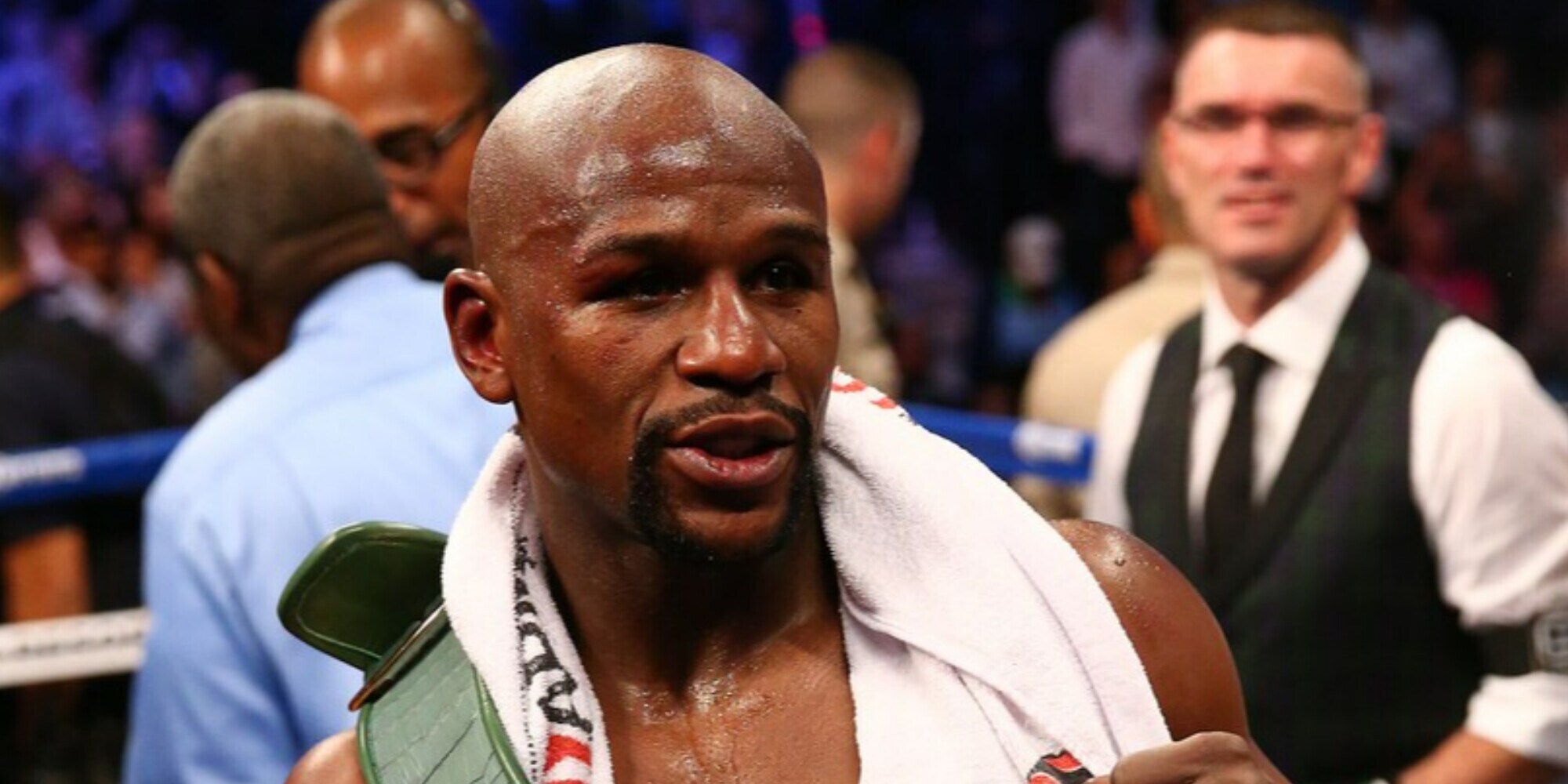 Mayweather show: torna sul ring e batte Asakura