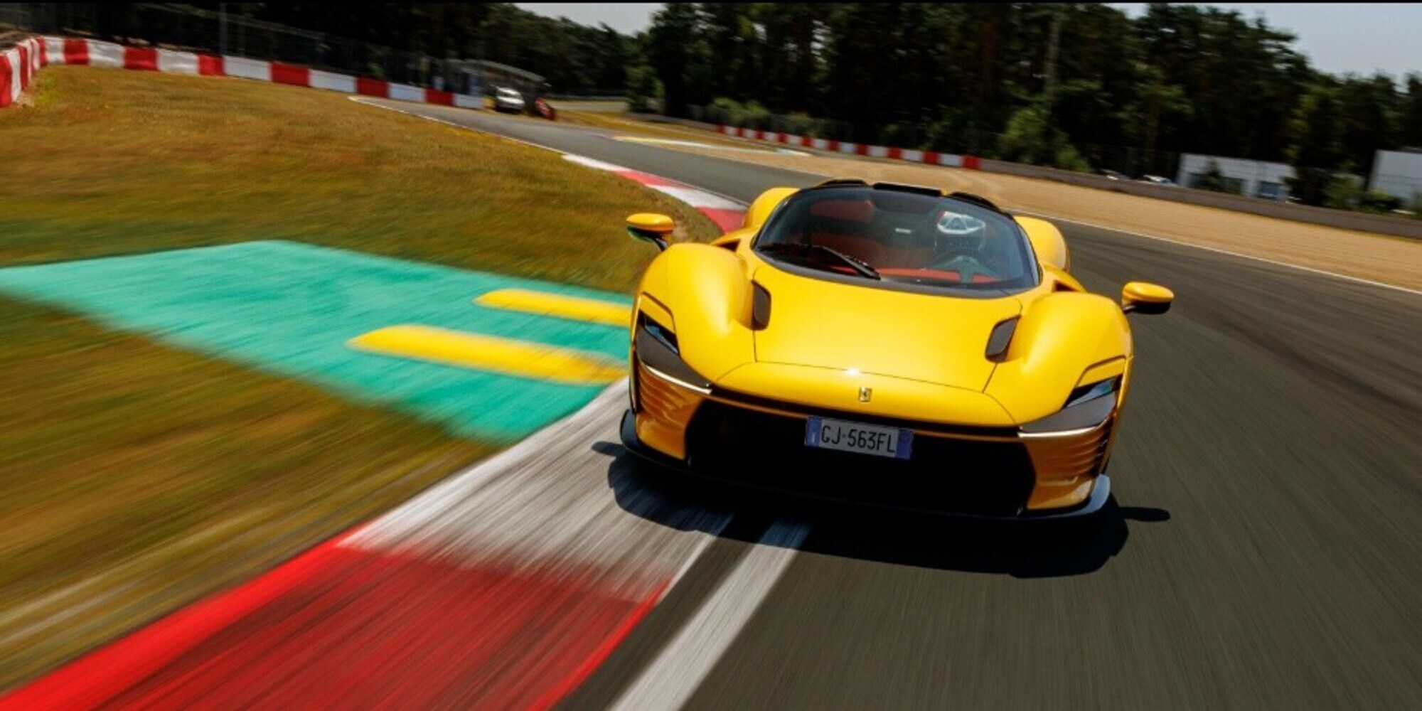 A L’Aquila una Ferrari Daytona SP3 versione taxi: ecco perché