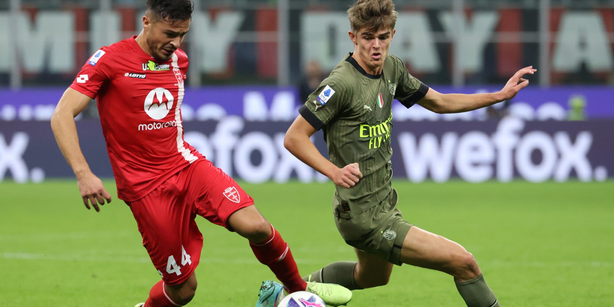 Calcio: 4-1 al Monza, il Milan aggancia il Napoli