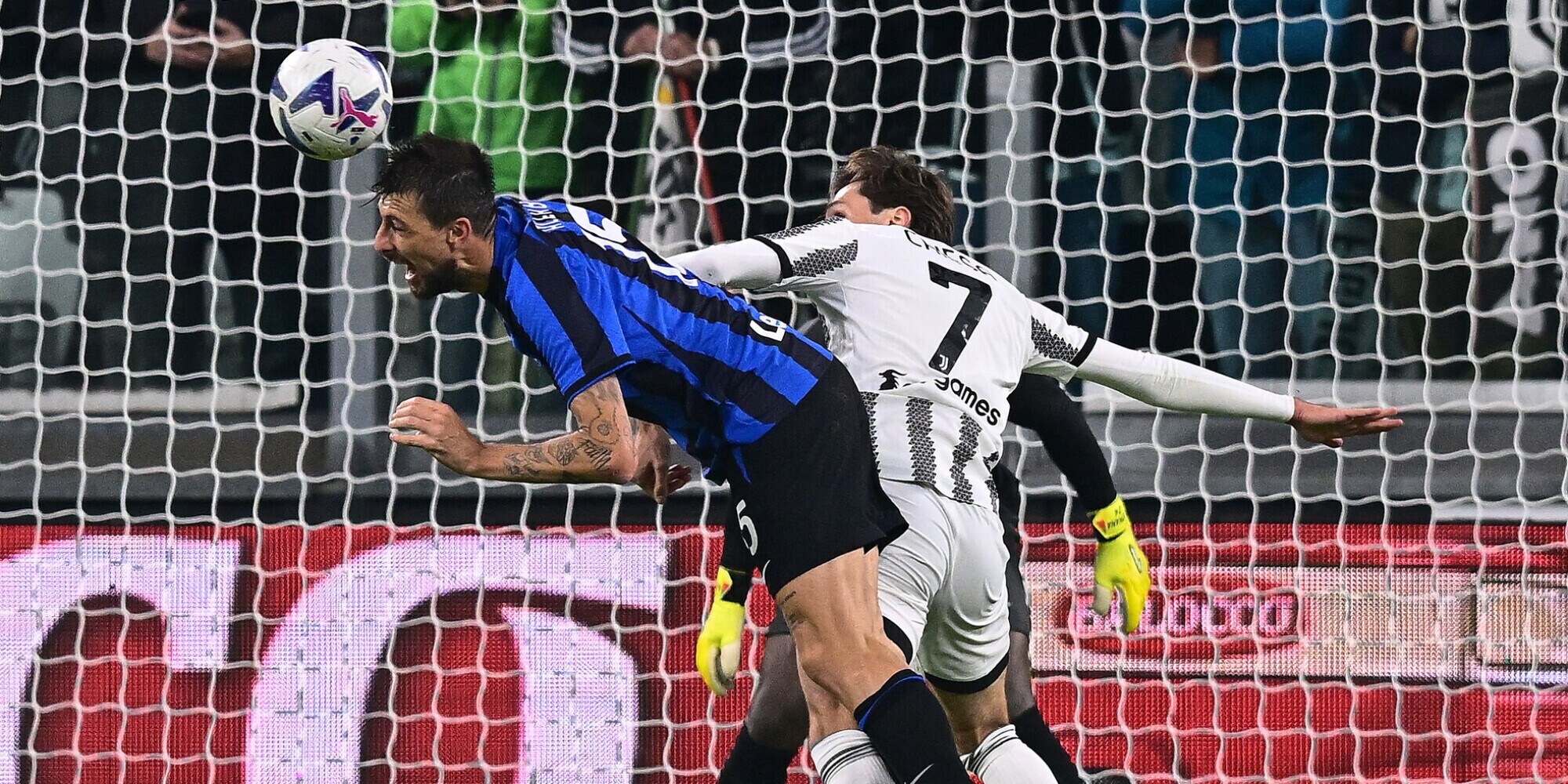 Inter, il ko con la Juve brucia anche sui social: l'unico post è di Acerbi