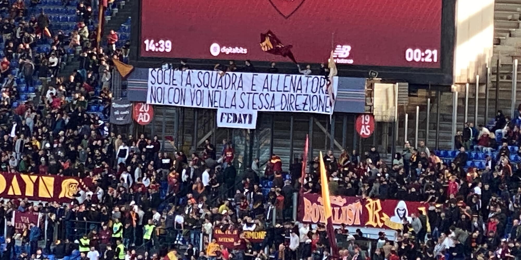 La Curva Sud con la Roma: "Noi con voi nella stessa direzione"