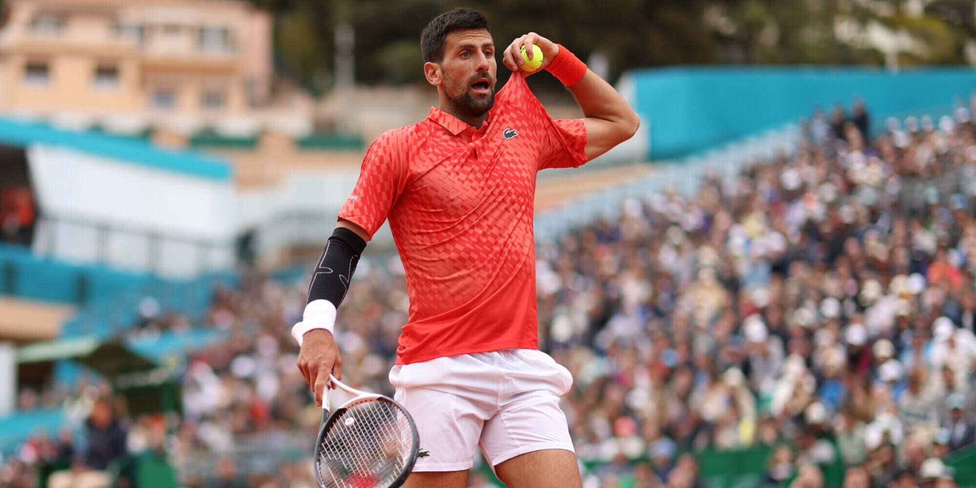 Djokovic, allarme infortunio: "Il mio gomito destro non è al meglio"