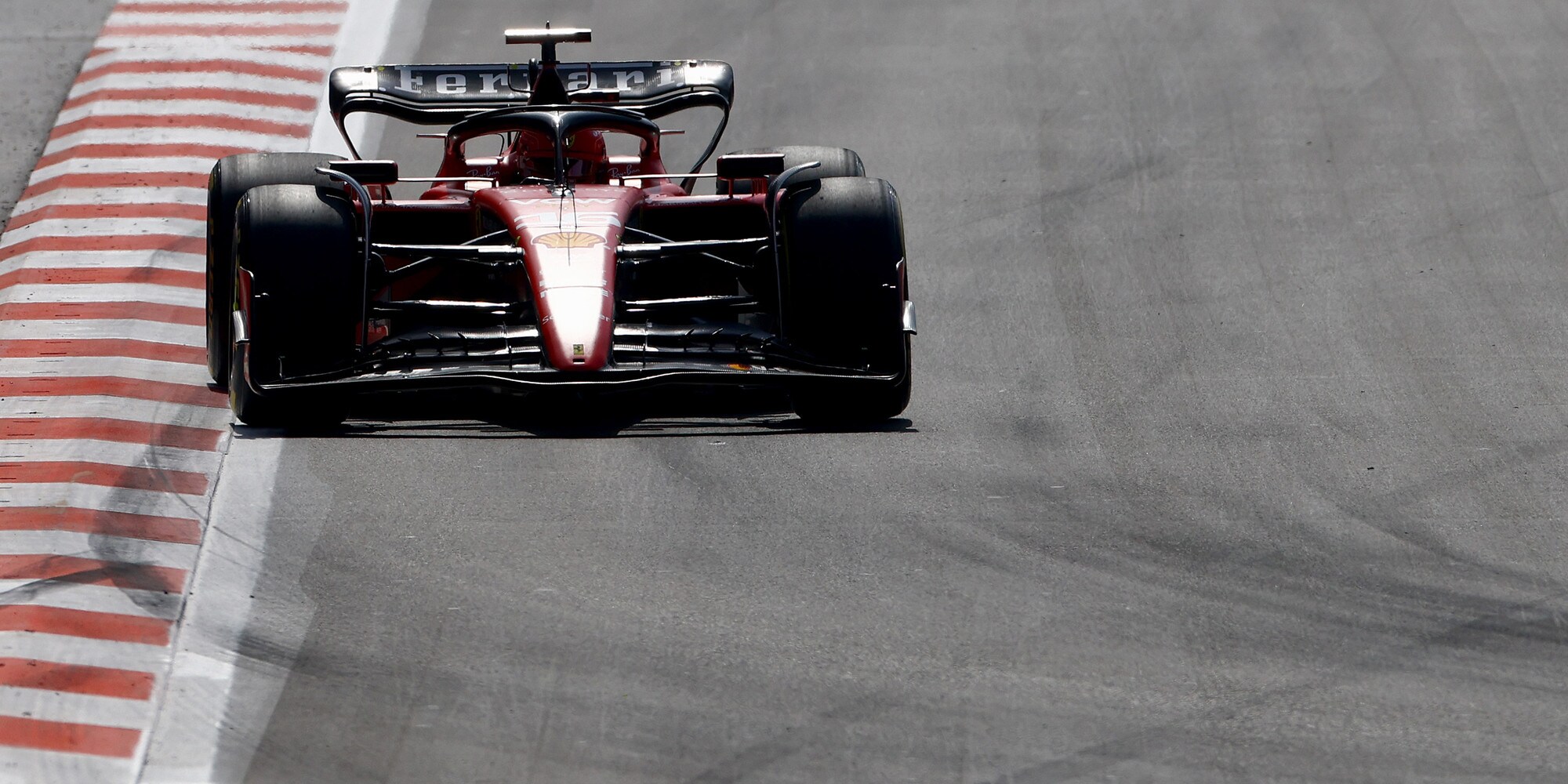 FP1 Miami, Leclerc e la Ferrari dietro le due Mercedes. Sainz 5°