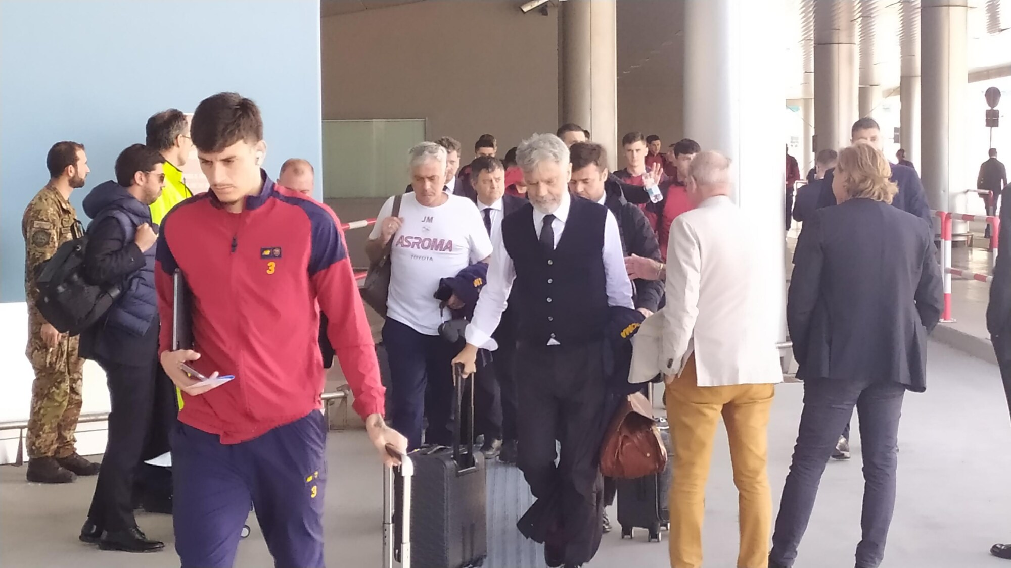 La Roma fa rotta su Leverkusen: anche Dybala e Smalling sull'aereo