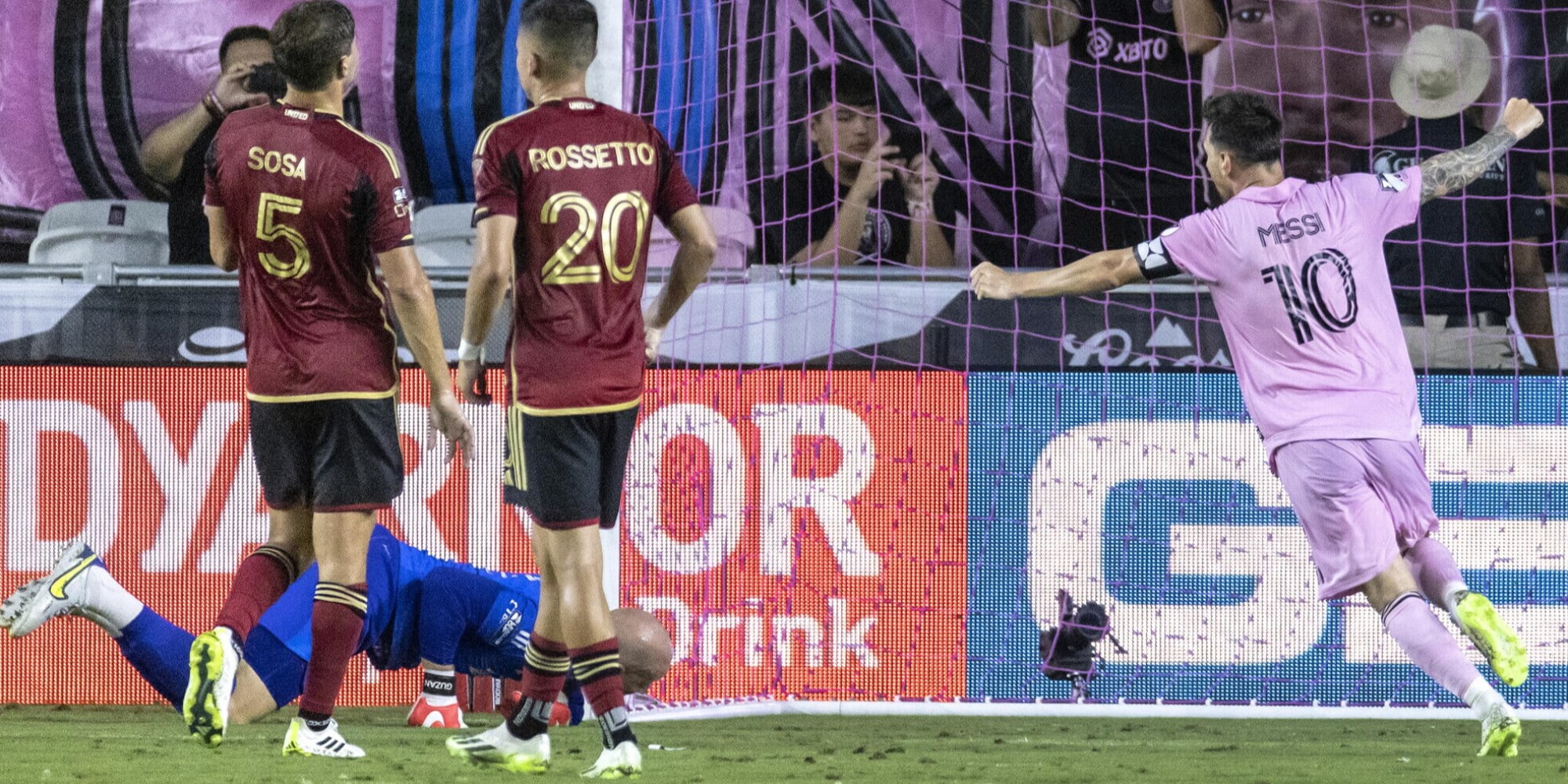 Messi "divinità" a Miami: doppietta in coppa ed esultanza stile Thor