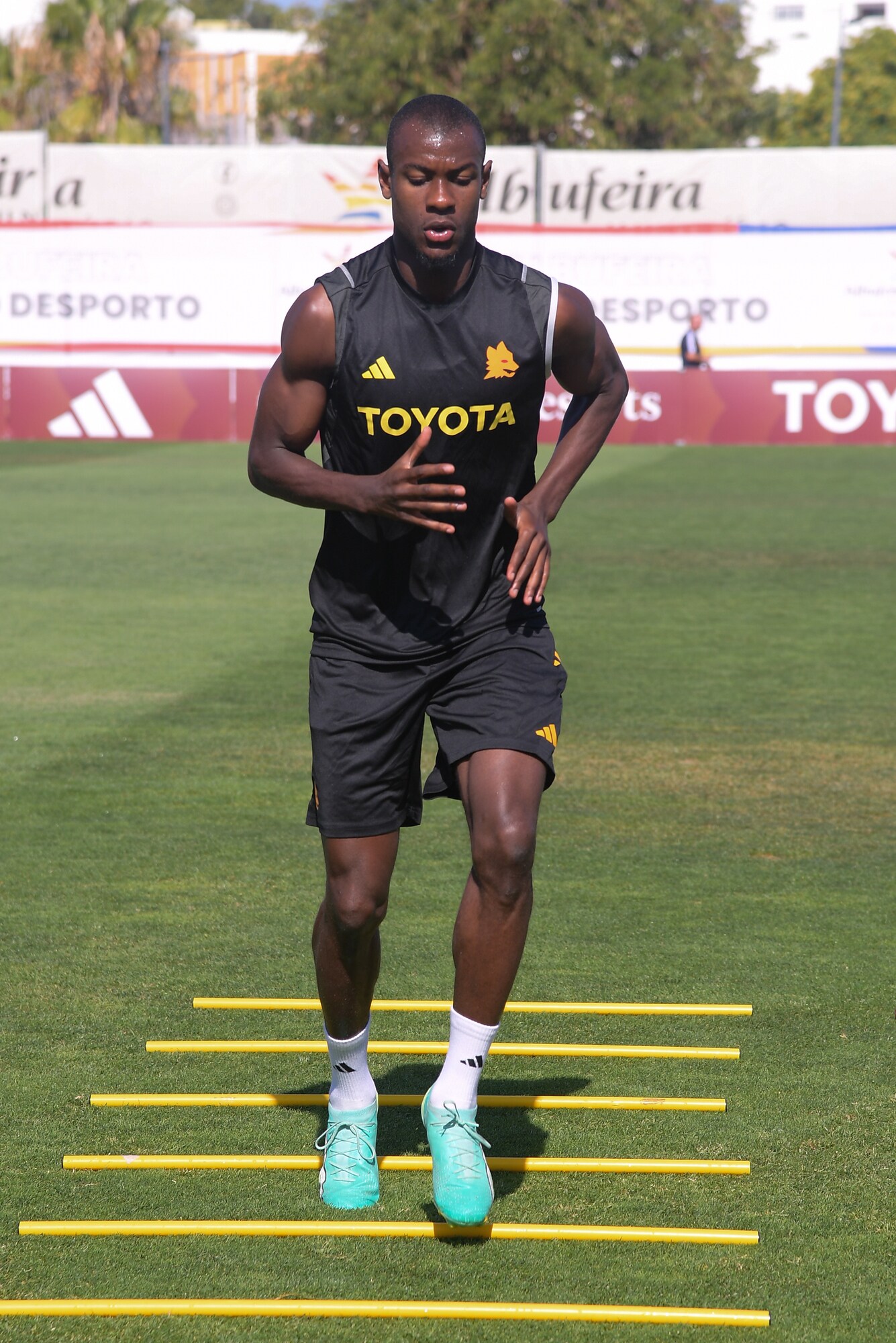 Da Paredes a N'Dicka: gli stipendi dei 5 parametri zero della Roma