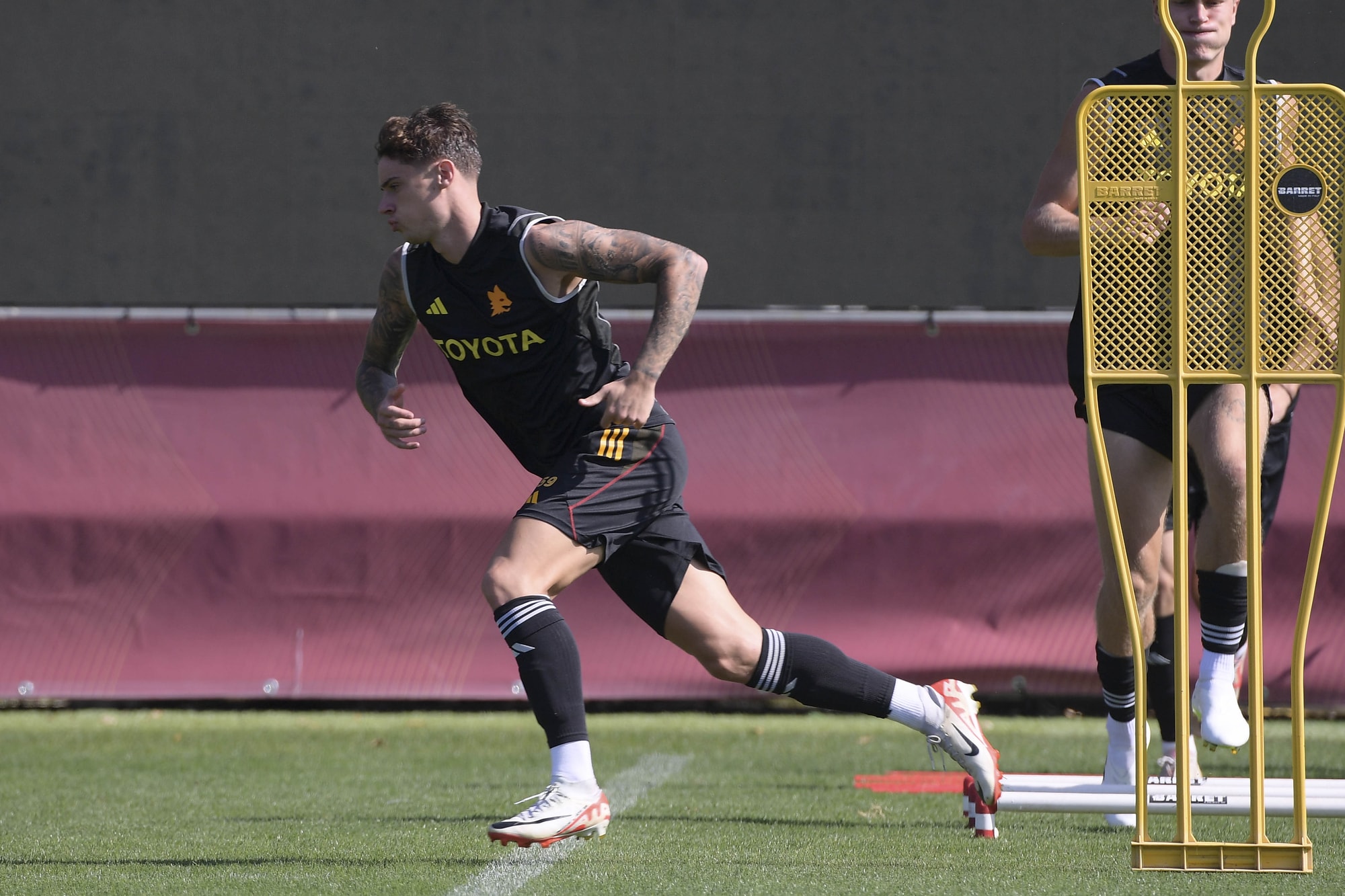 La Roma verso il Cagliari: Mourinho parla con Tiago Pinto