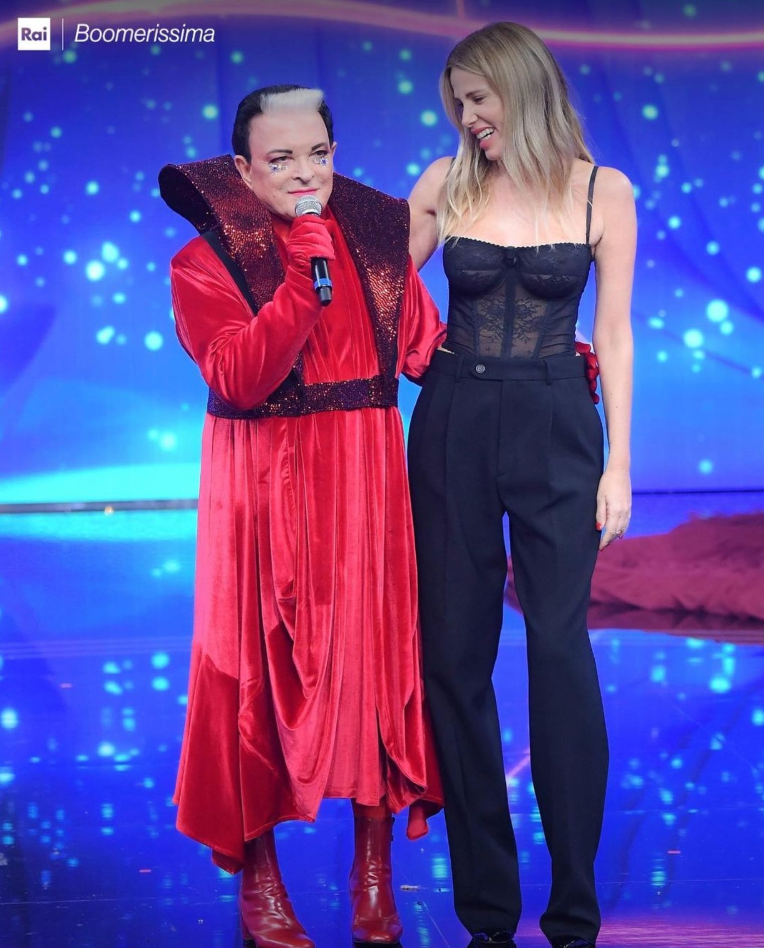 Alessia Marcuzzi, top super e trasparenze sexy a Boomerissima