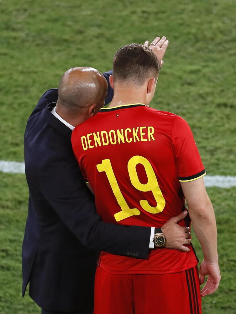 Napoli ufficializza il centrocampista belga Dendoncker