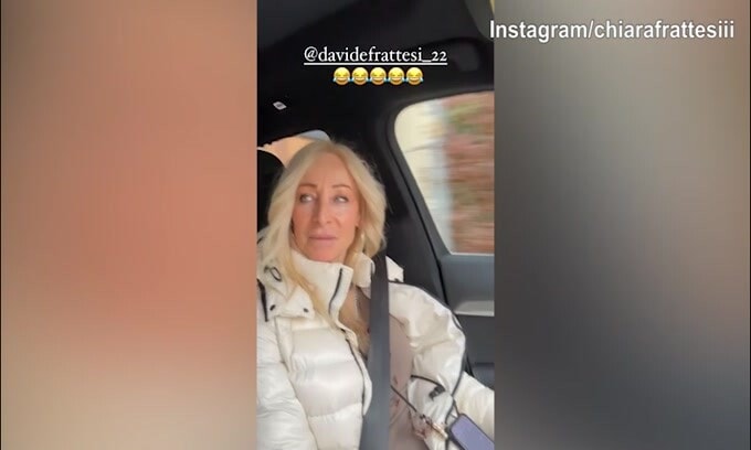 Chiara Frattesi spaventa la mamma e se la ride....