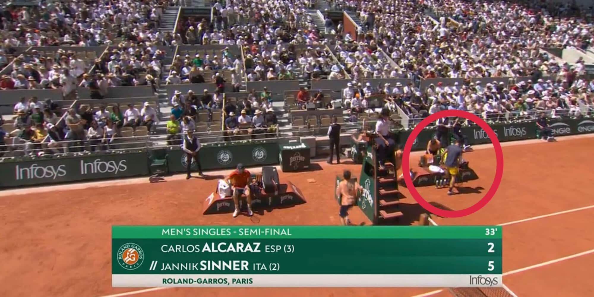 Alcaraz nervoso, il gesto di rabbia in campo contro il raccattapalle ...