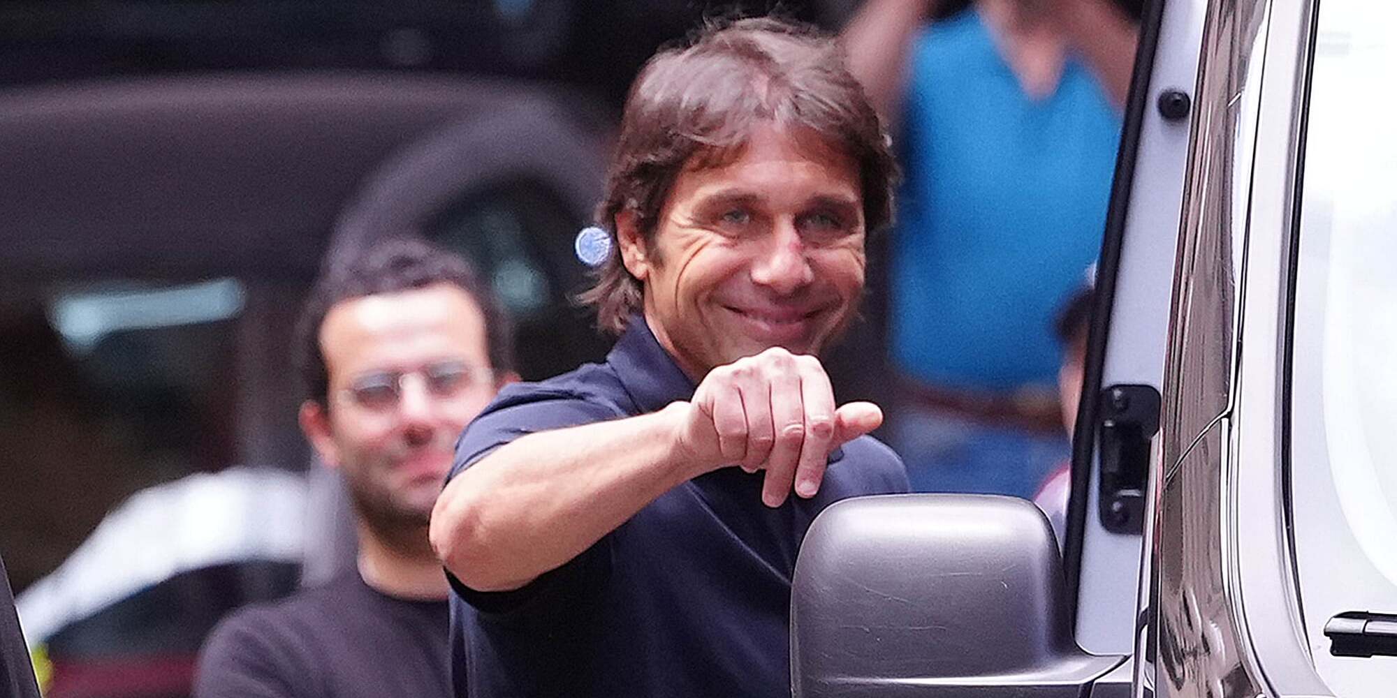 Conte, presentazione da re: giornalisti da tutto il mondo