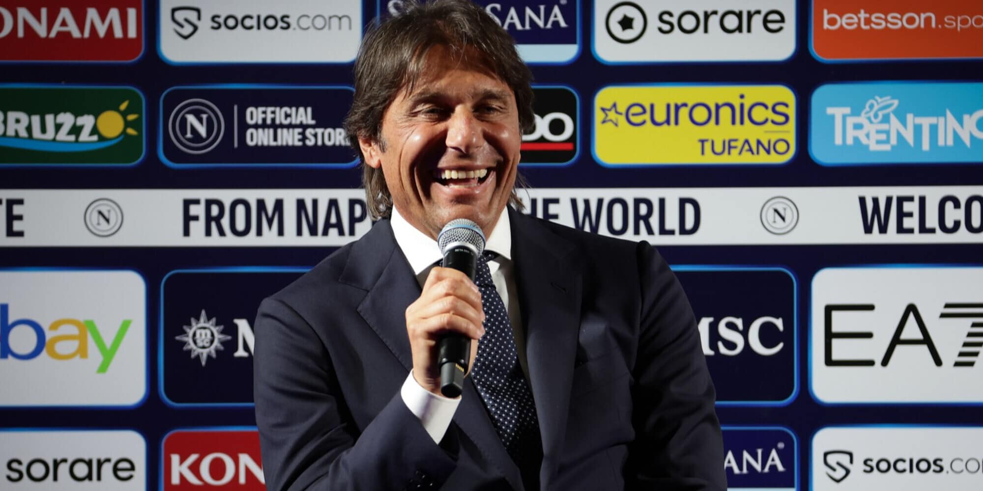 Conte, conferenza di presentazione dell'allenatore del Napoli. Rivivi ...