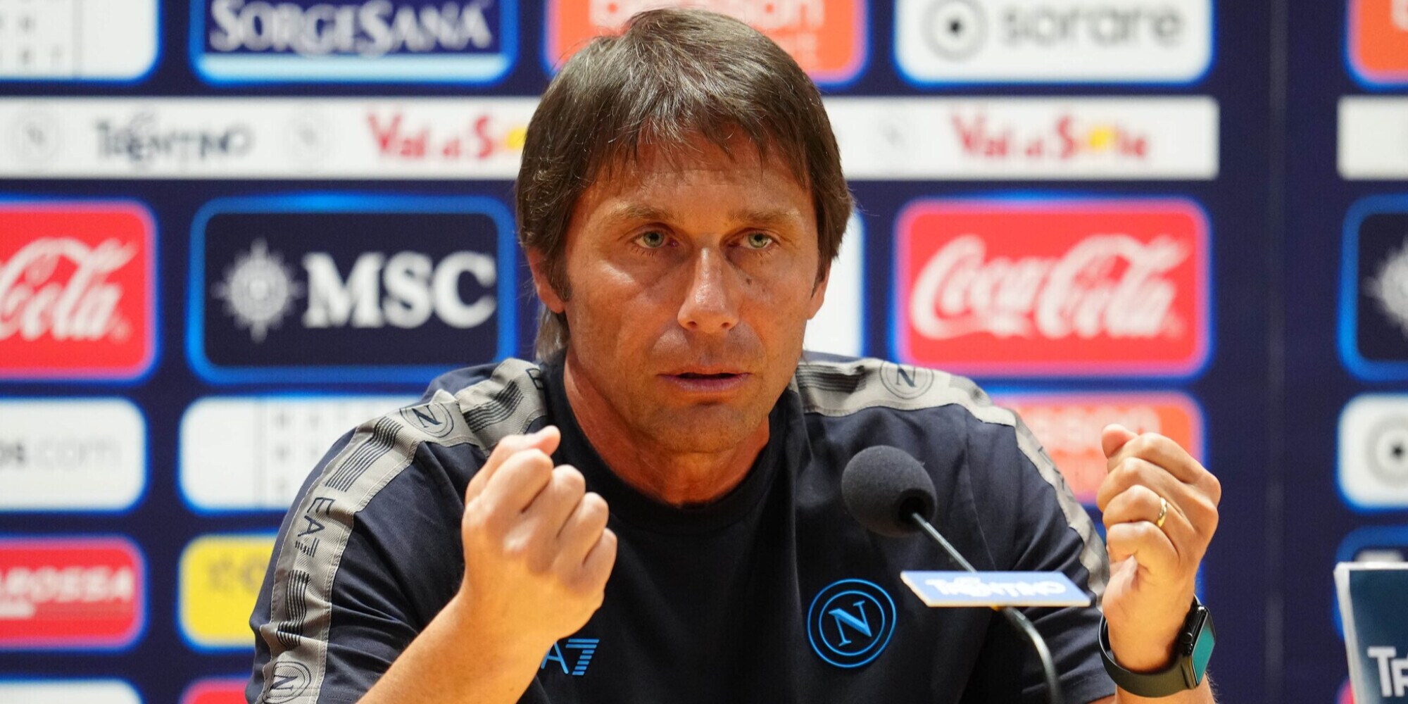 Conte prima di Inter-Napoli: "Non andiamo a San Siro per sventolare bandiera bianca". Rivivi la ...