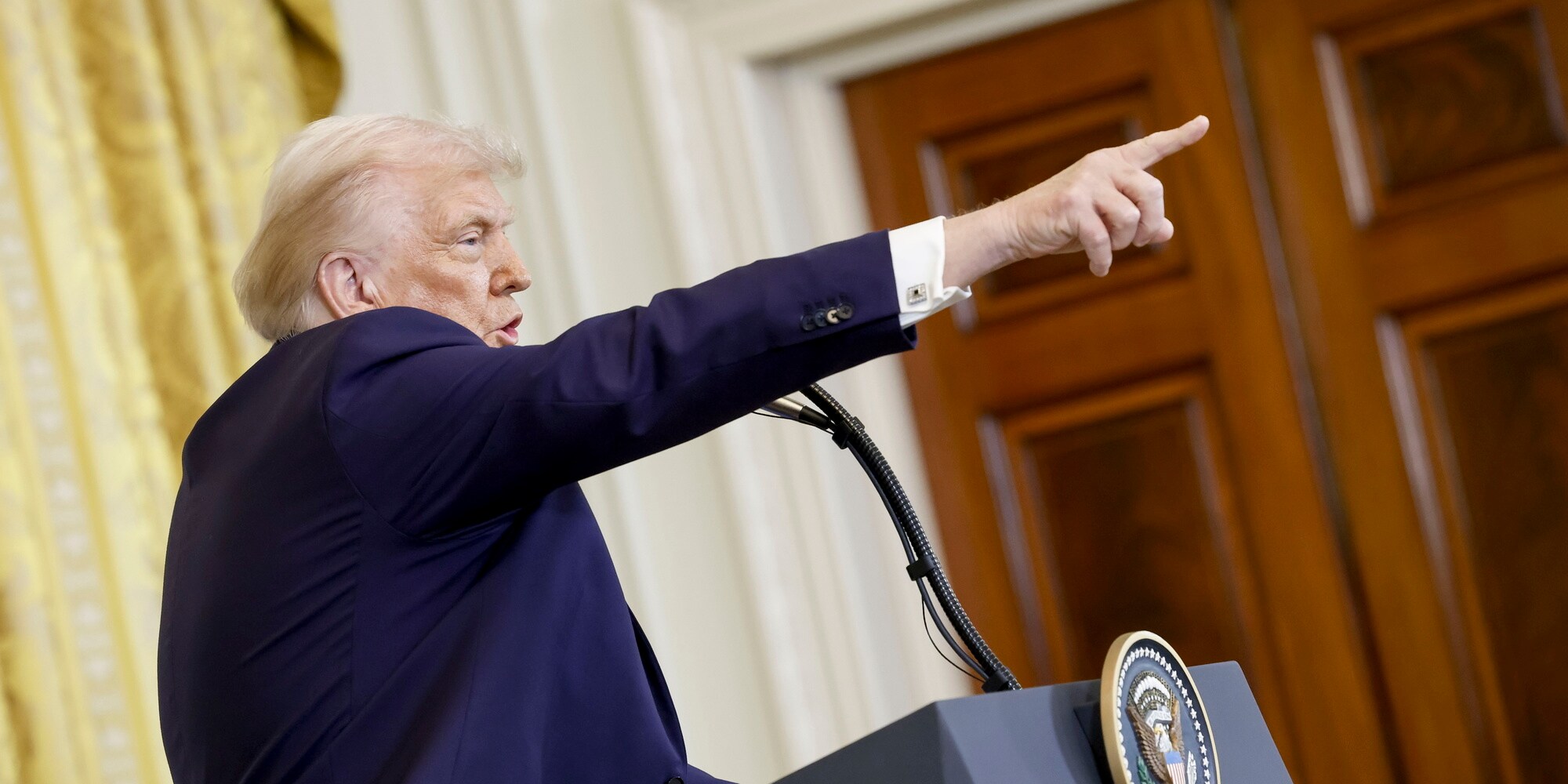 La fiducia dei consumatori Usa cala ai minimi da sette mesi