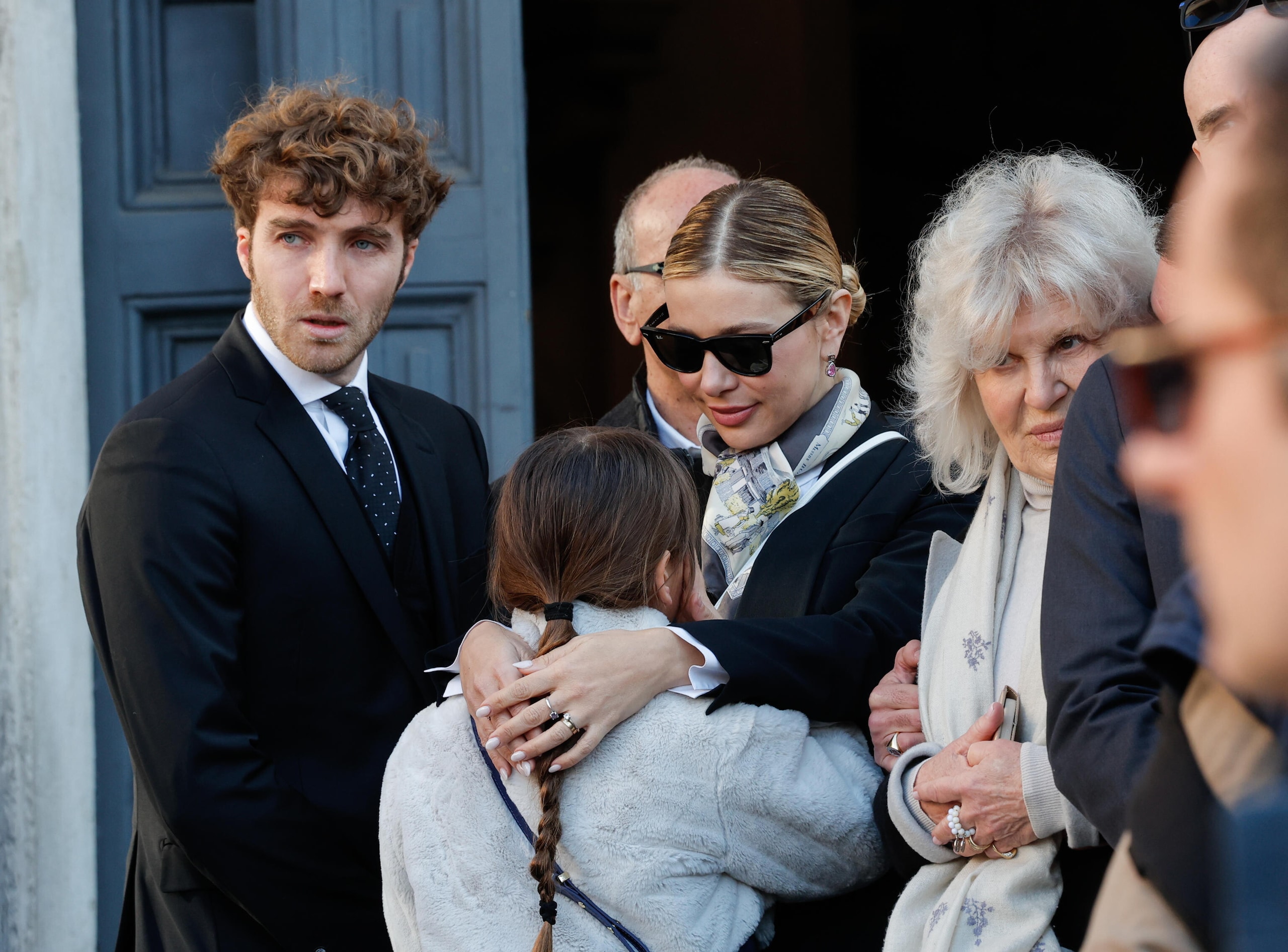 Funerali Eleonora Giorgi, Roma commossa saluta l'attrice: da Verdone a ...