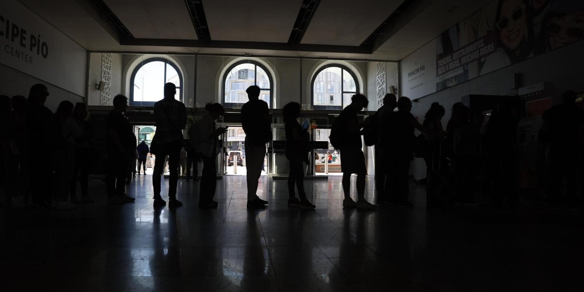 Black out Spagna, l’incredibile teoria: “Un raro fenomeno atmosferico”