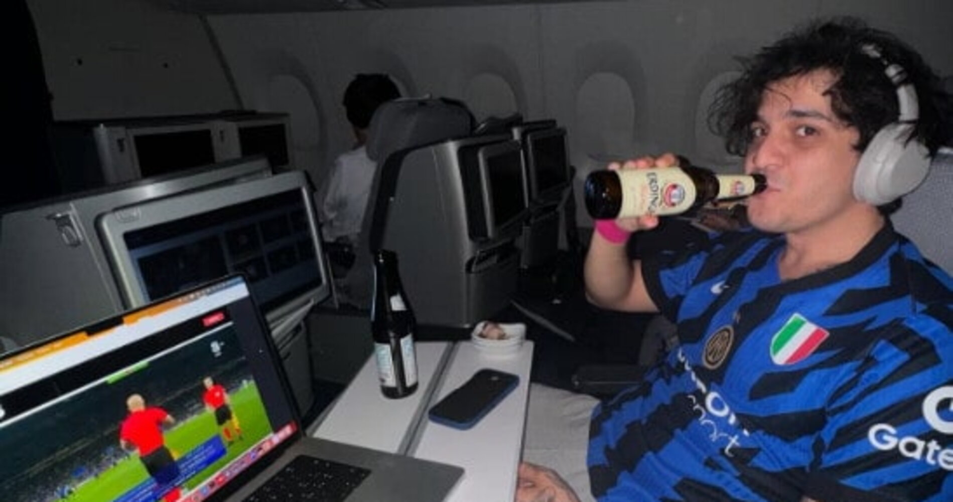 Tananai e la clamorosa esultanza per Inter-Barcellona diventata virale