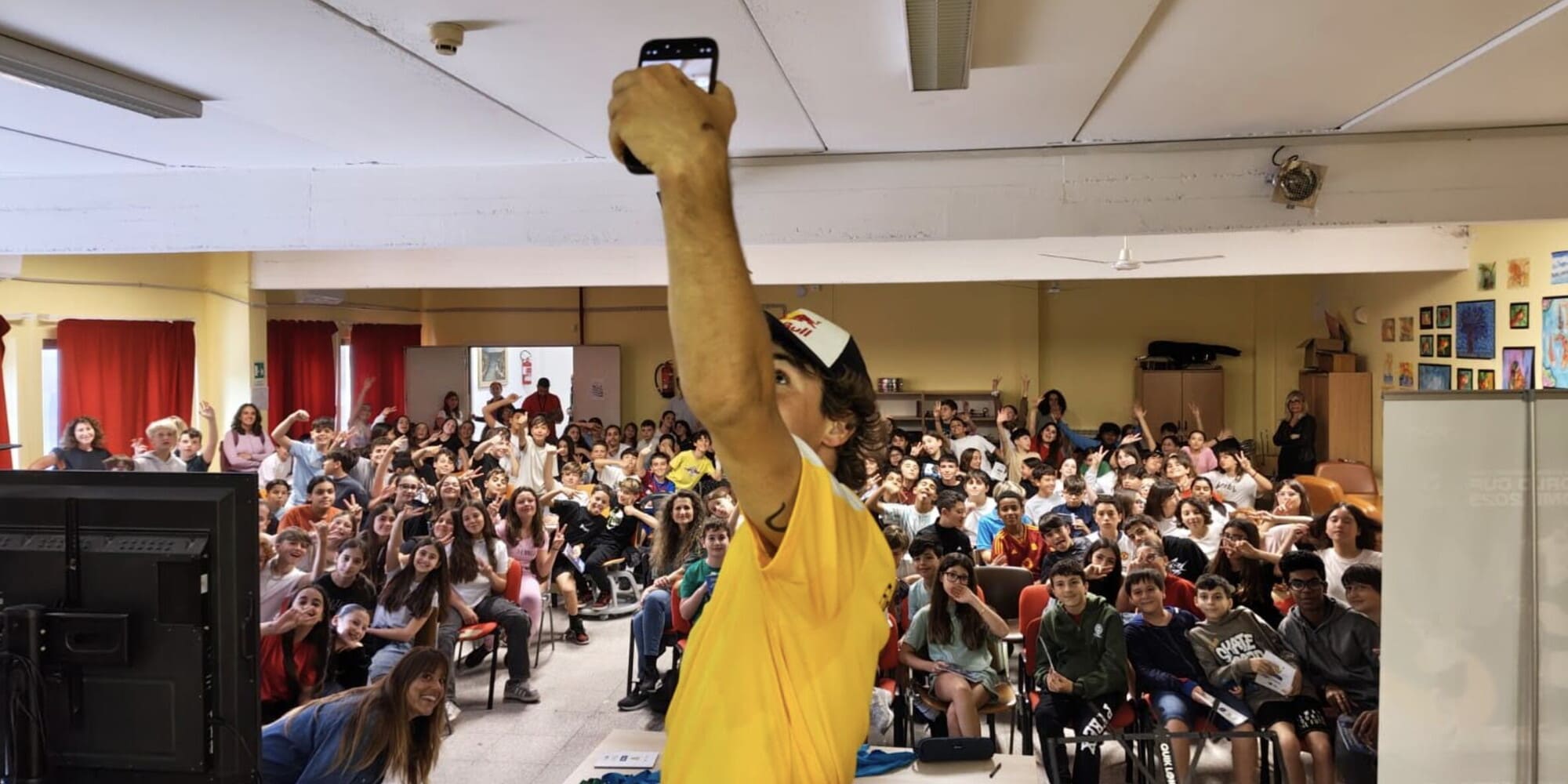 Lo skateboarding approda nelle scuole di Ostia con l’azzurro Ale Mazzara