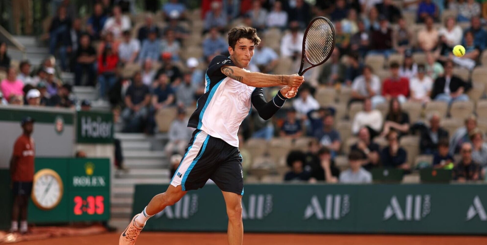 Roland Garros, Gigante da urlo: battuto Tsitsipas in quattro set