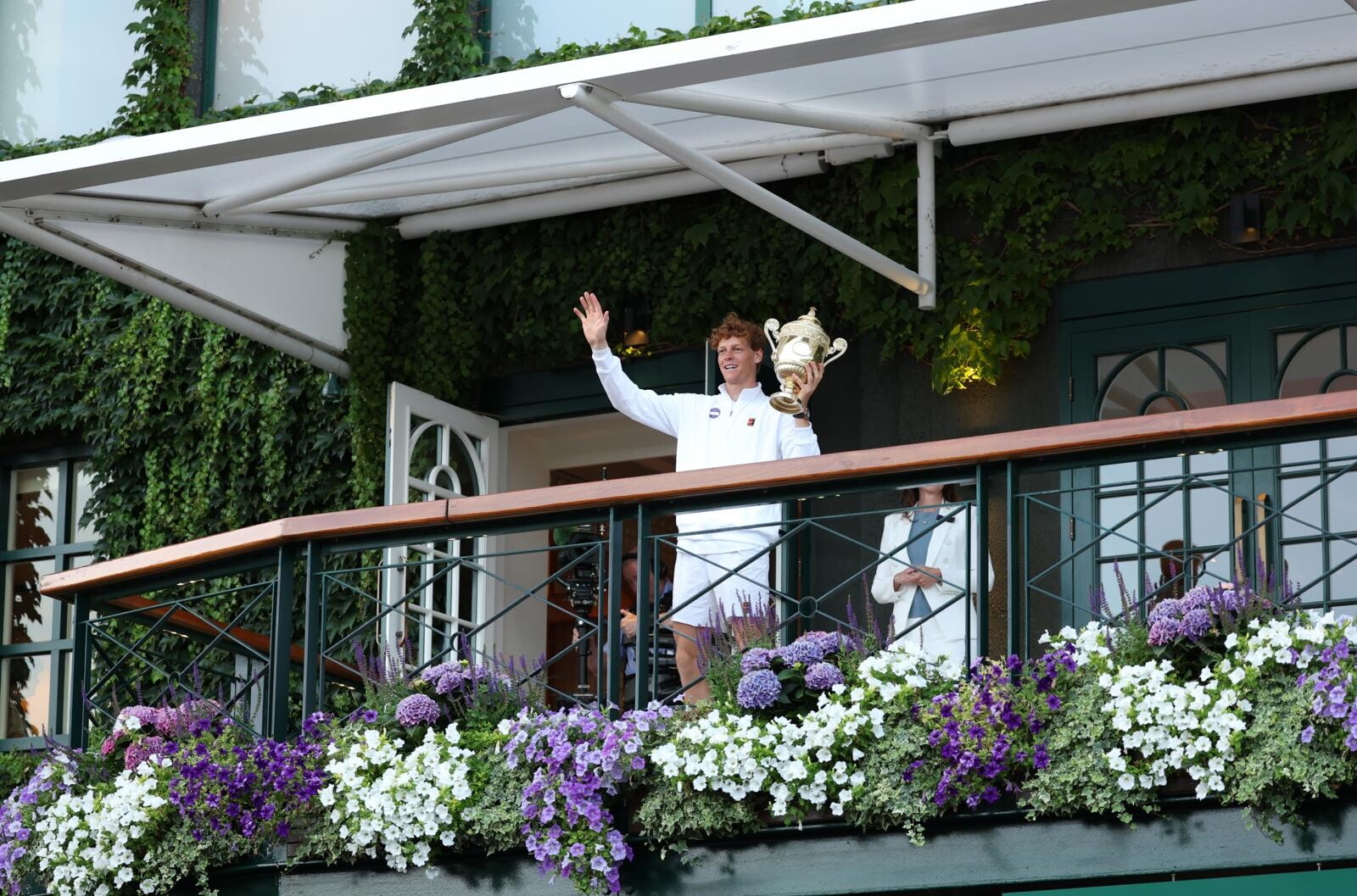 Sinner campione a Wimbledon: Kate Middleton lo premia tra i sorrisi