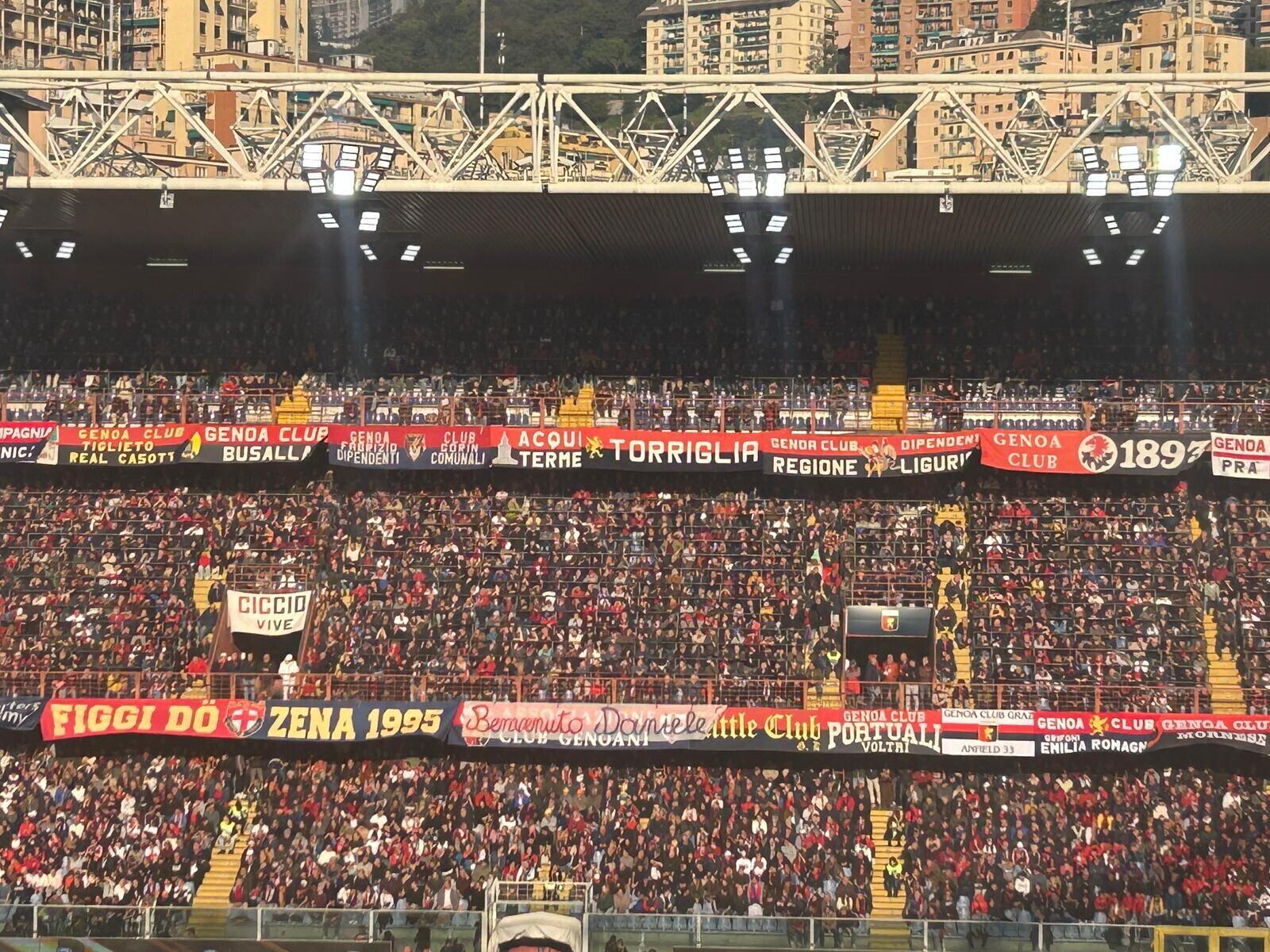 De Rossi a Marassi: la prima in tribuna da allenatore del Genoa