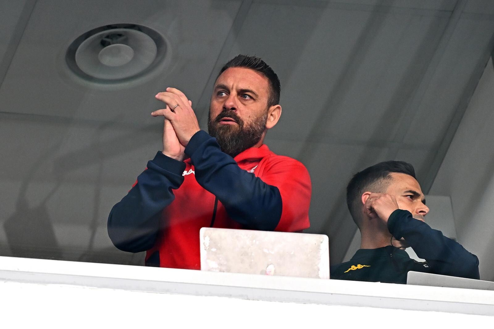 De Rossi a Marassi: la prima in tribuna da allenatore del Genoa