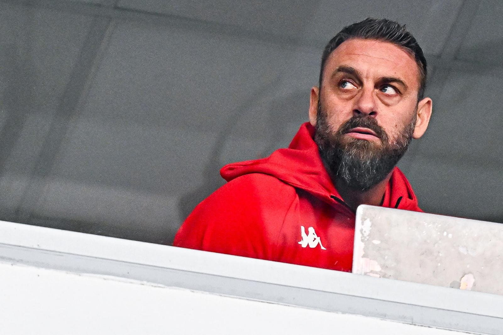 De Rossi a Marassi: la prima in tribuna da allenatore del Genoa