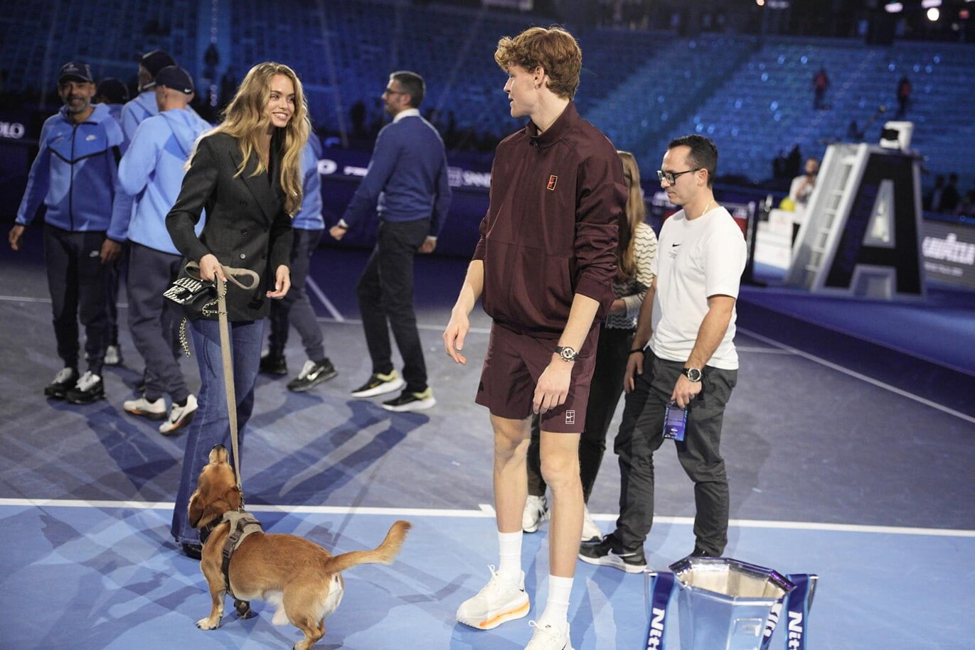 Sinner show, che festa in campo con Laila e il cane Snoopy!