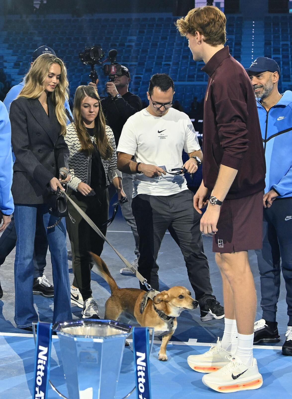 Sinner show, che festa in campo con Laila e il cane Snoopy!