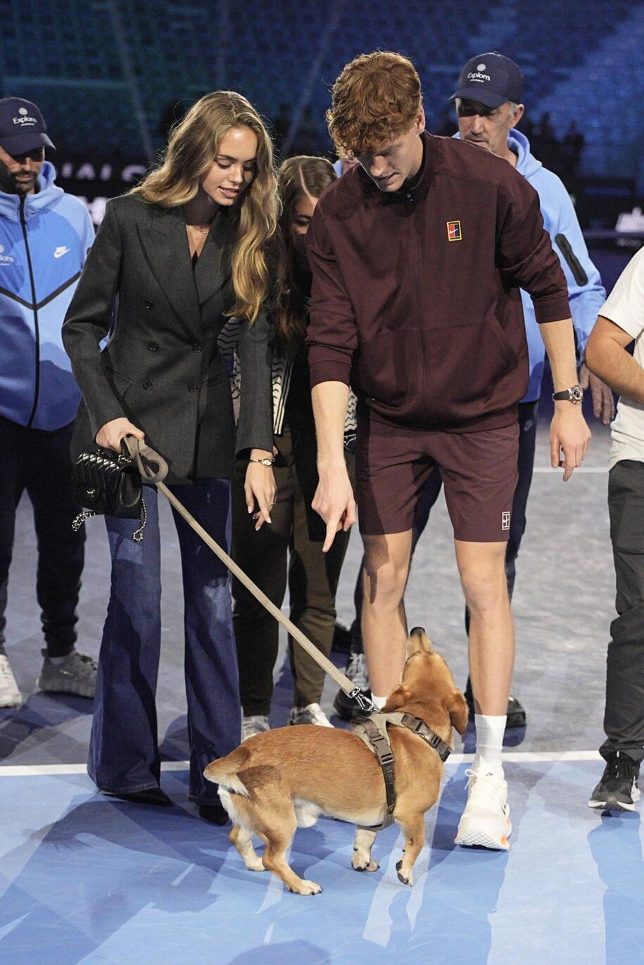 Sinner show, che festa in campo con Laila e il cane Snoopy!